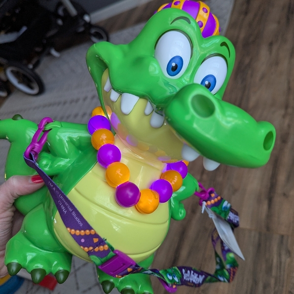 Universal Studio | Toys | Universal Studios Mardi Gras Theme Glowing ...
